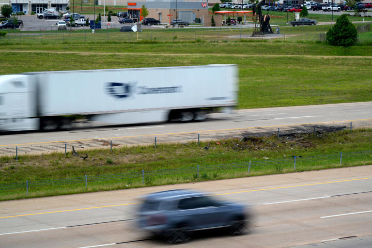 Wrong-way driver in I-40 crash that killed 4 will be charged with murder