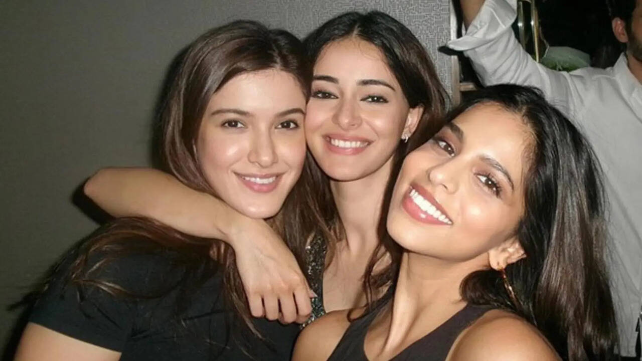 Suhana Khan's birthday: Close friends Ananya Panday and Shanaya Kapoor ...
