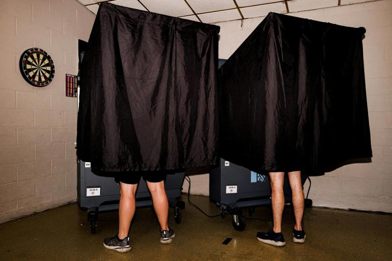 Exclusive - Trump official tried to ban half of US voting machines ...