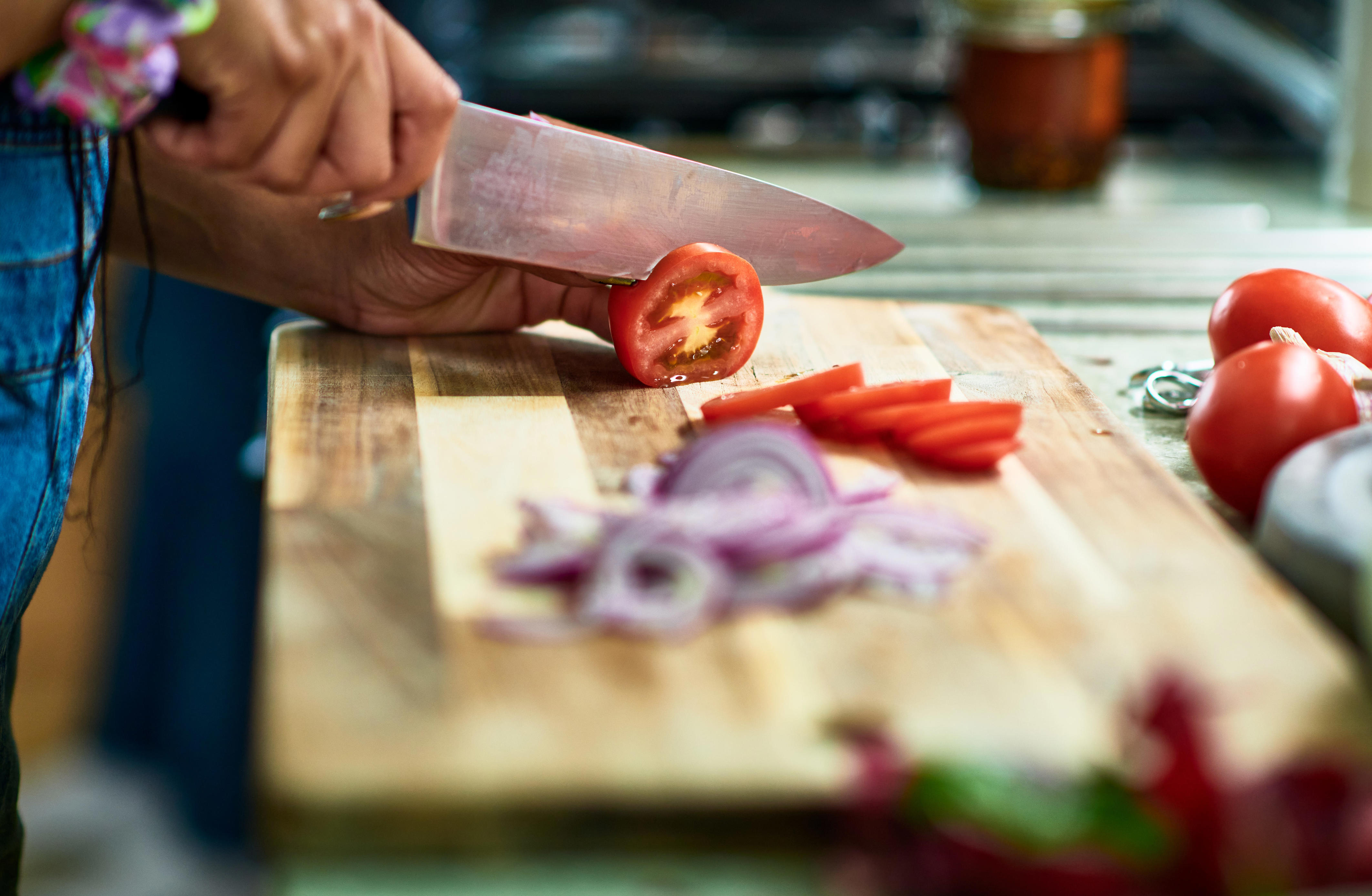 I'm a trained chef. Here are the 6 mistakes I see home cooks make that ...