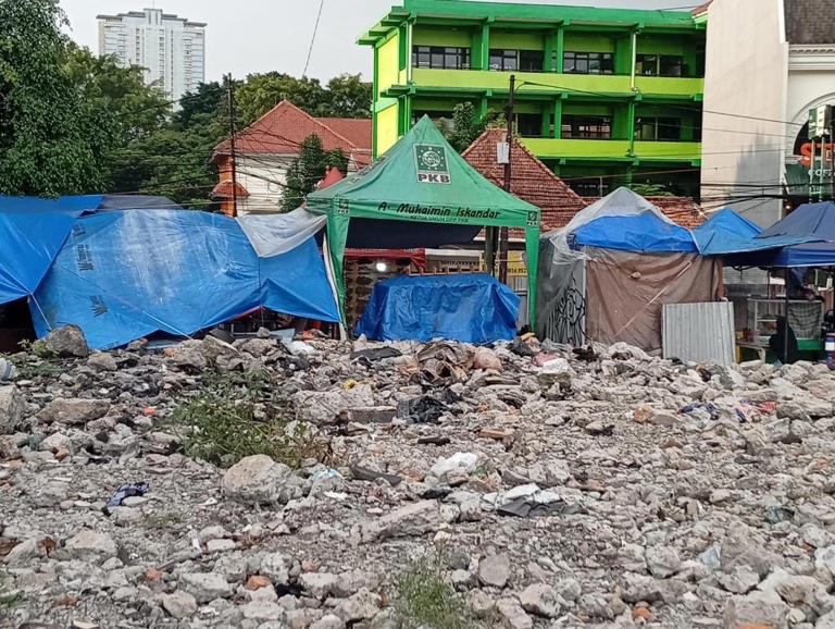 Pasar Taman Puring rata dengan tanah, pedagang tagih janji Gubernur ...