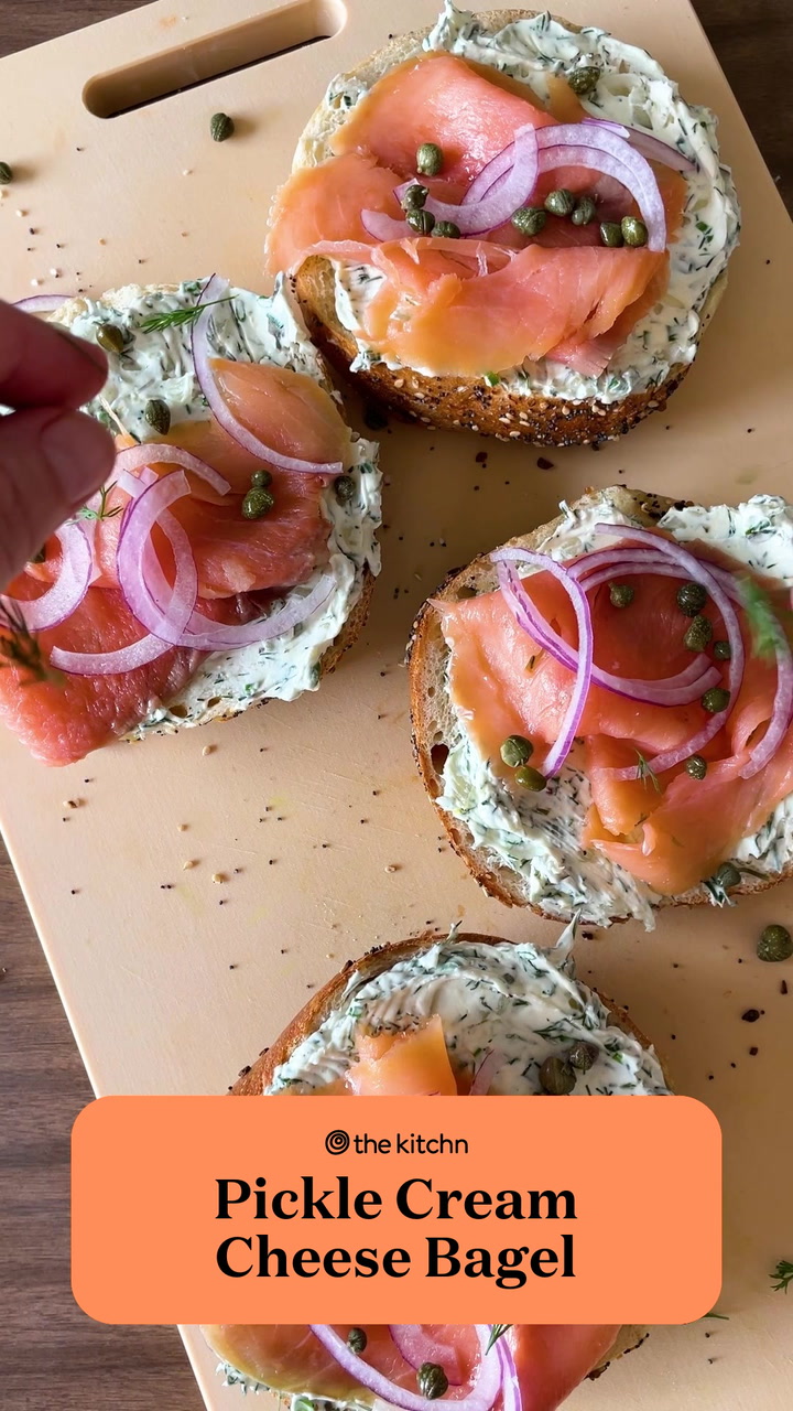 How to make a pickle cream cheese bagel