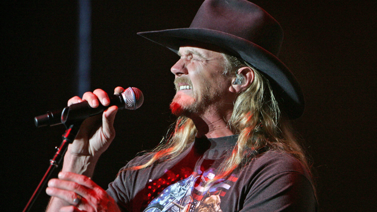 Country fans still get emotional hearing this Trace Adkins song