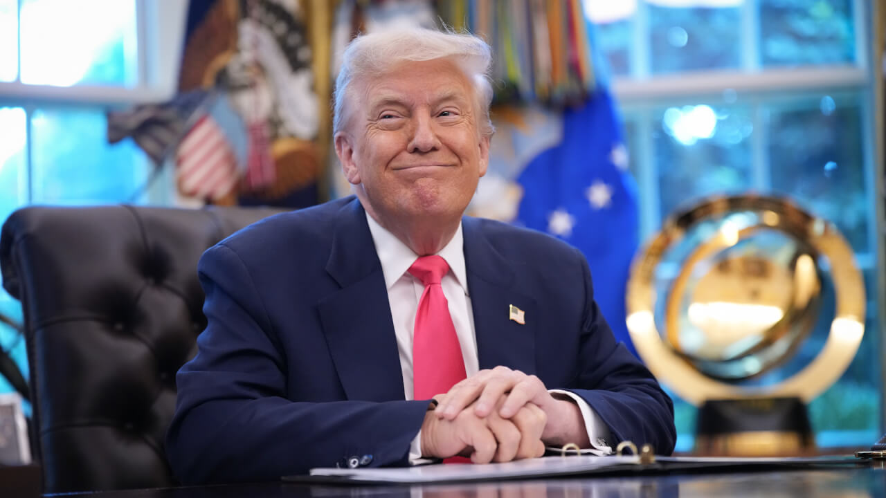 I spent 1 hour with Donald Trump - Behind the scenes with the president