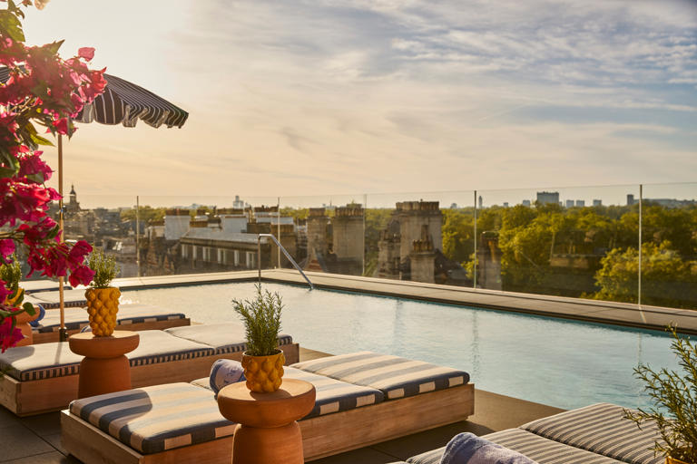 London’s ‘spectacular’ rooftop pool at art’otel that you don’t need a ...