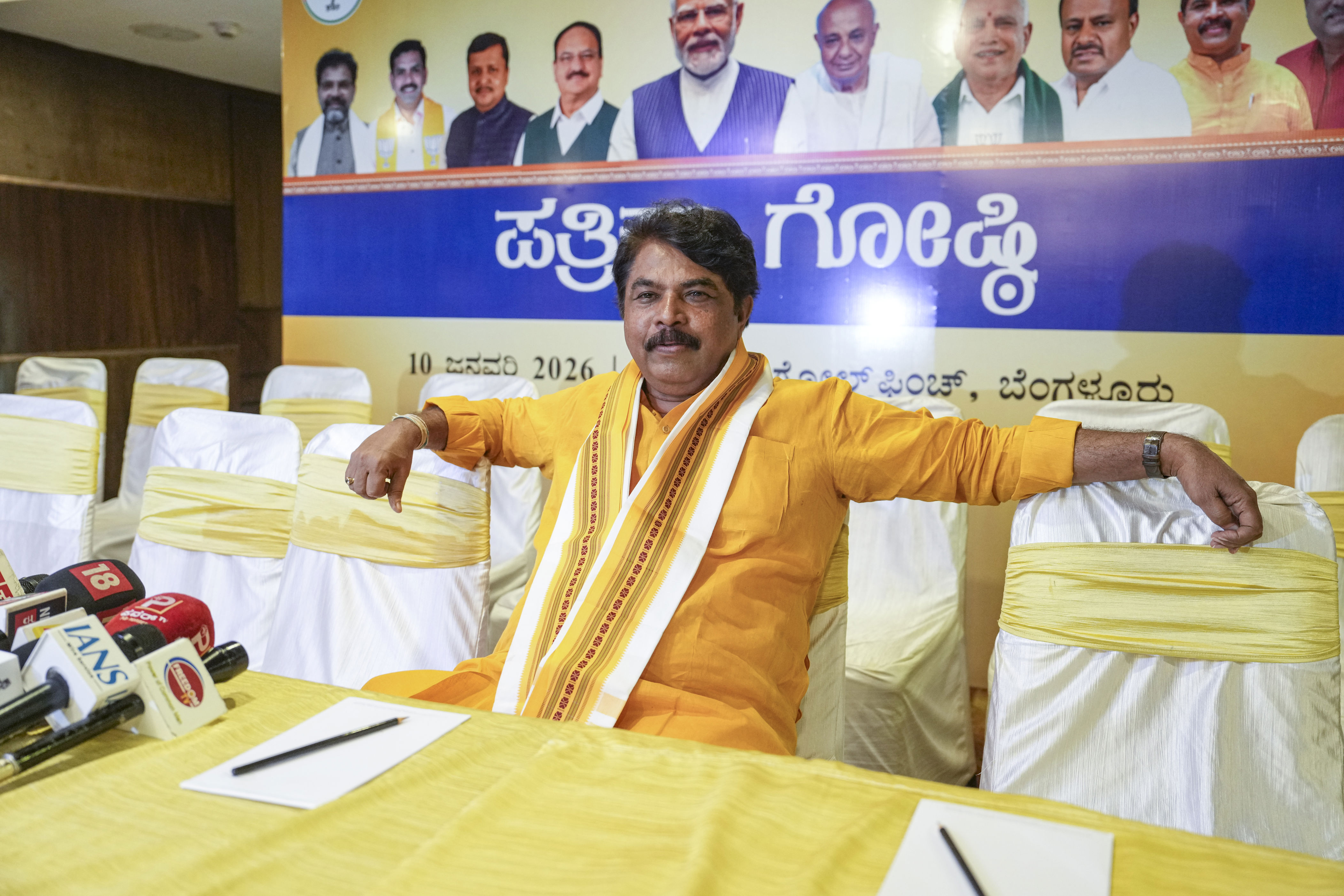 Karnataka govt in 'coma stage' due to power struggle in Cong: LoP Ashoka