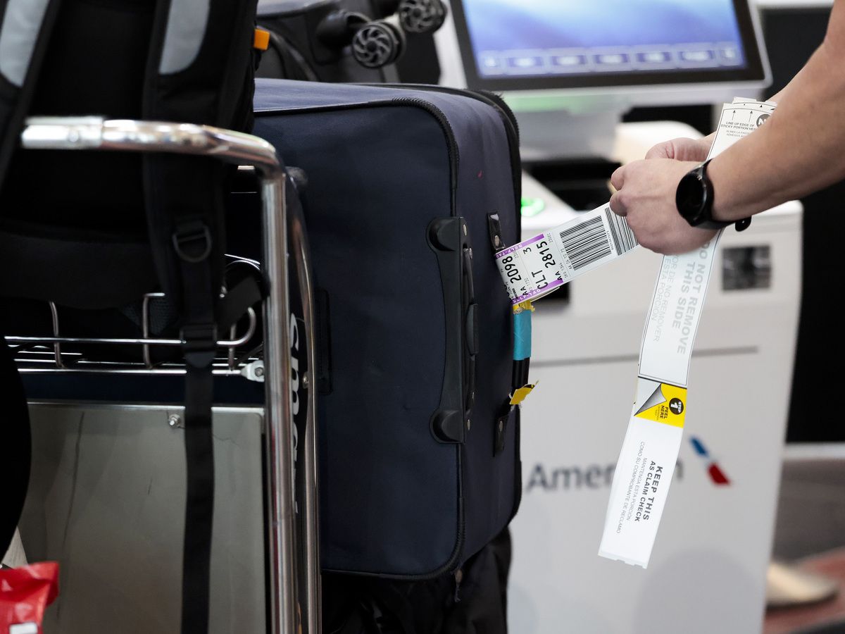 How Canadian flyers can stop their luggage from turning into a drug ...