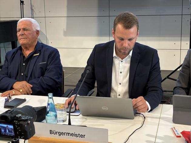 Stadtparlament leitet Abwahlverfahren gegen Bürgermeister Rendel ein
