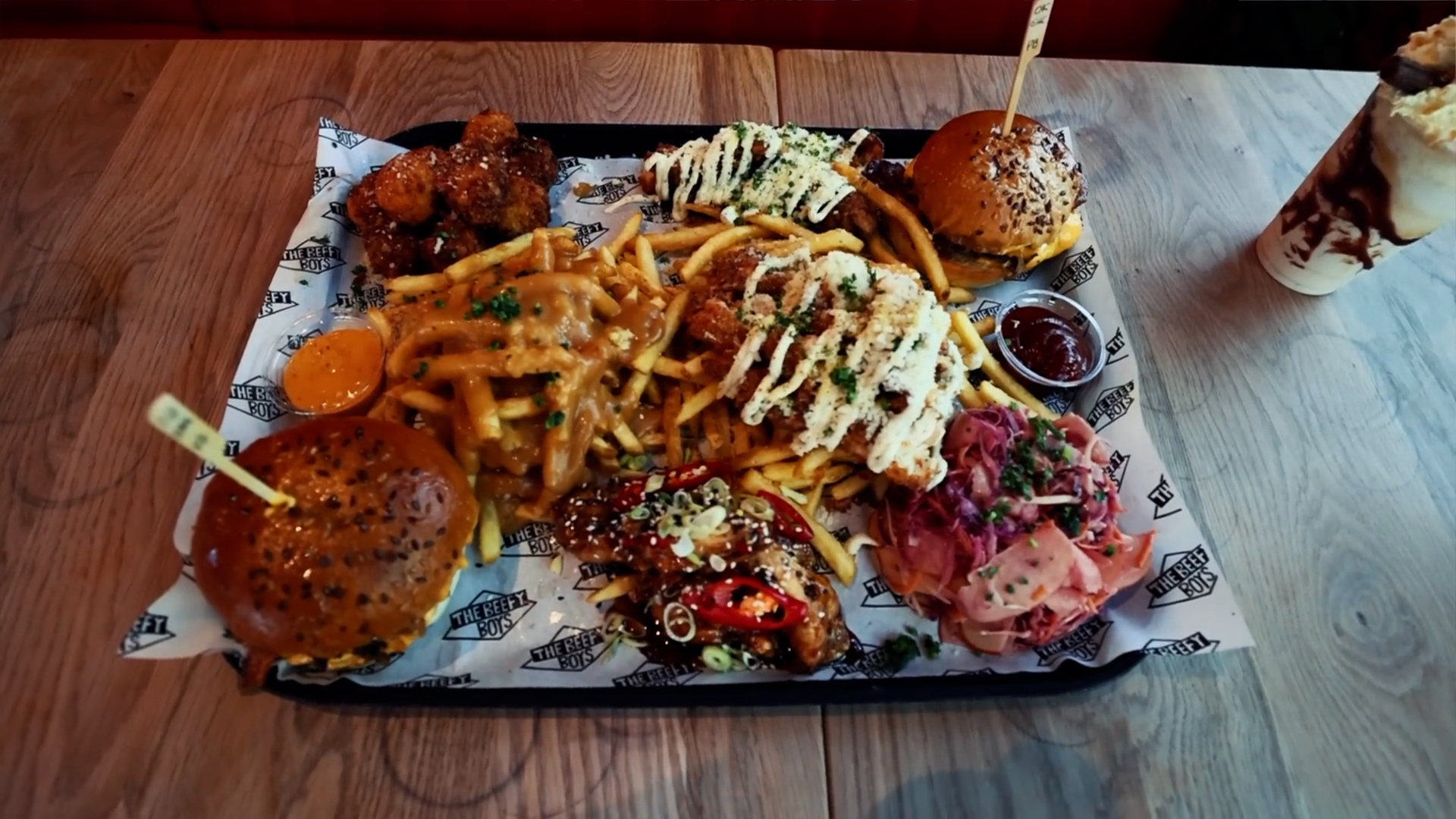 Girl attempts Beefy Boys brutal 6lb burger platter challenge - in just ...