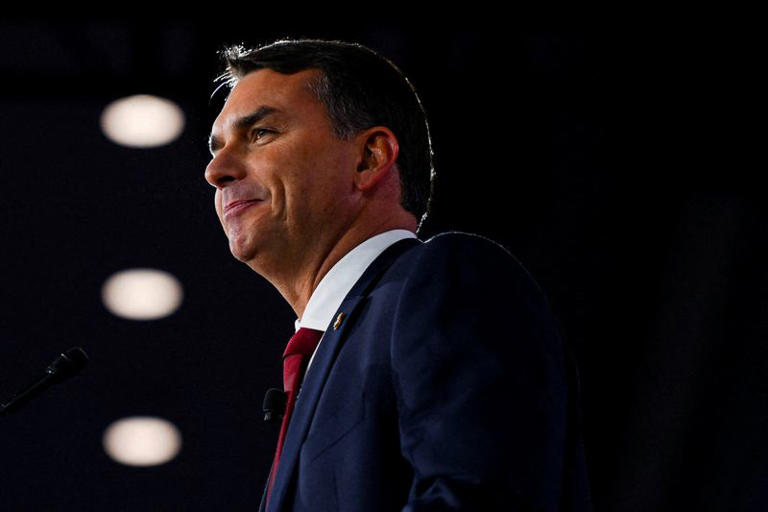 Lula leads Flavio Bolsonaro in Brazil election poll after Banco Master ...