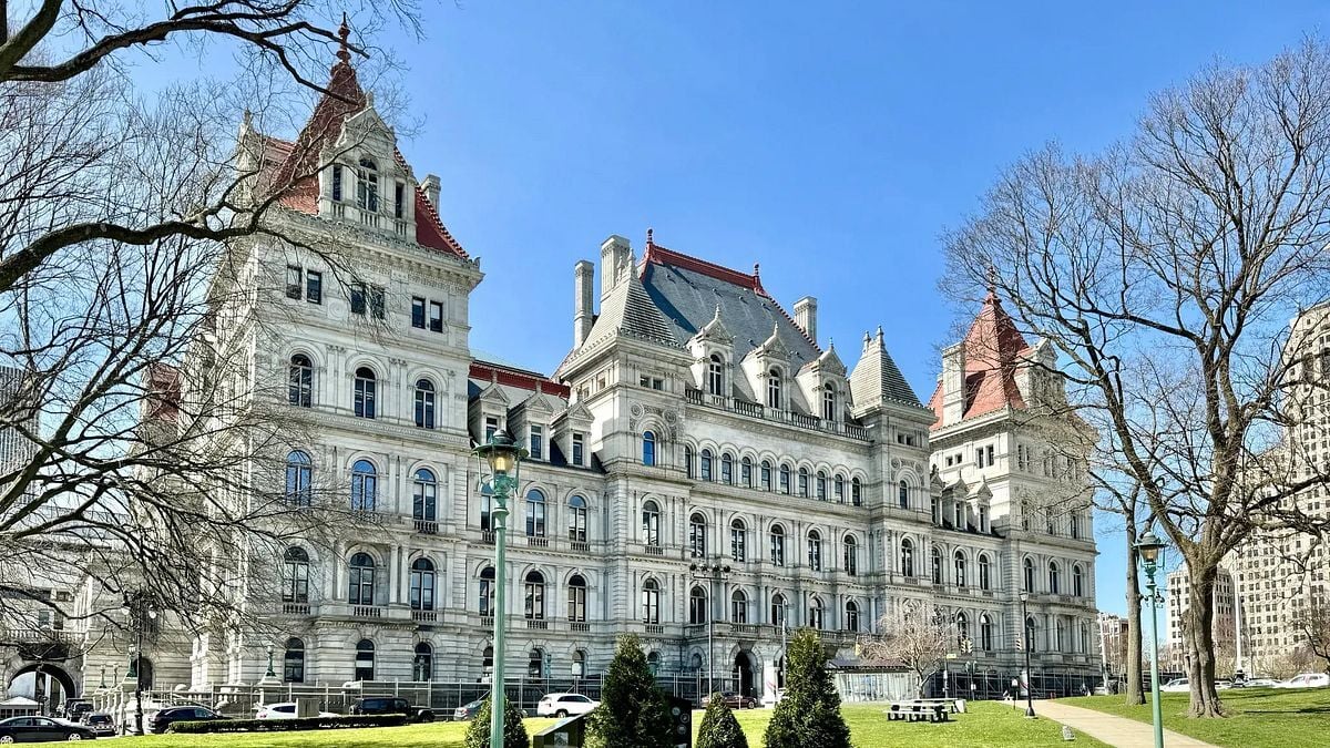 New York lawmakers approve 'sanctuary' state proposal