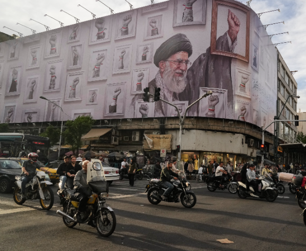 US, Iran report progress toward deal; still stuck on Hormuz tolls, uranium