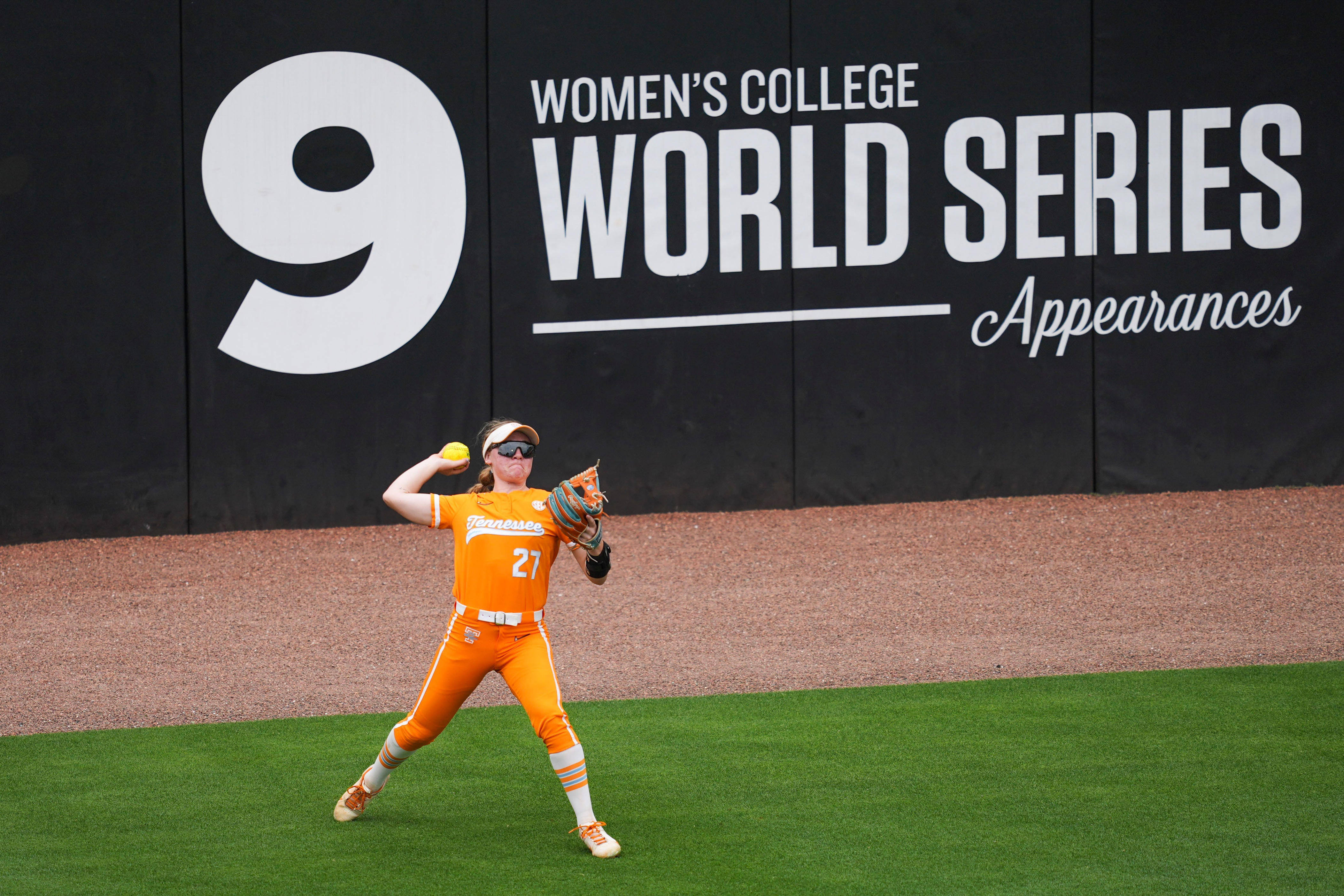 Tennessee softball defeats Georgia, returns to College World Series