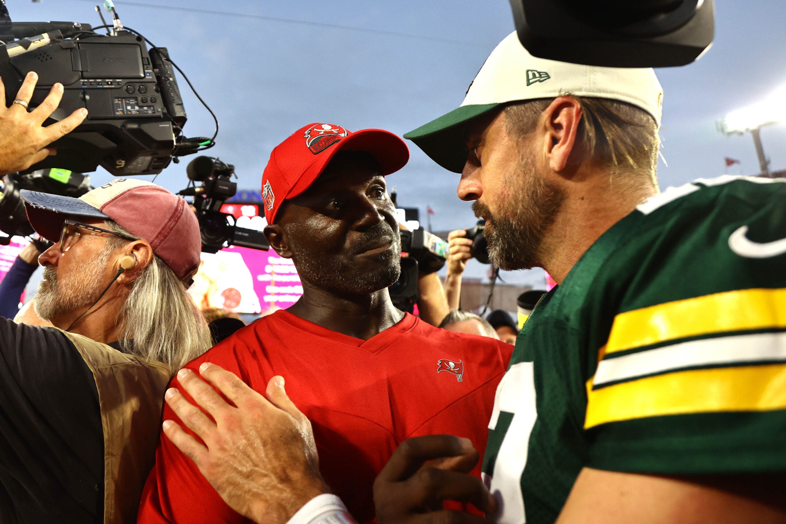 Bucs can get the true final word against Aaron Rodgers in 2026