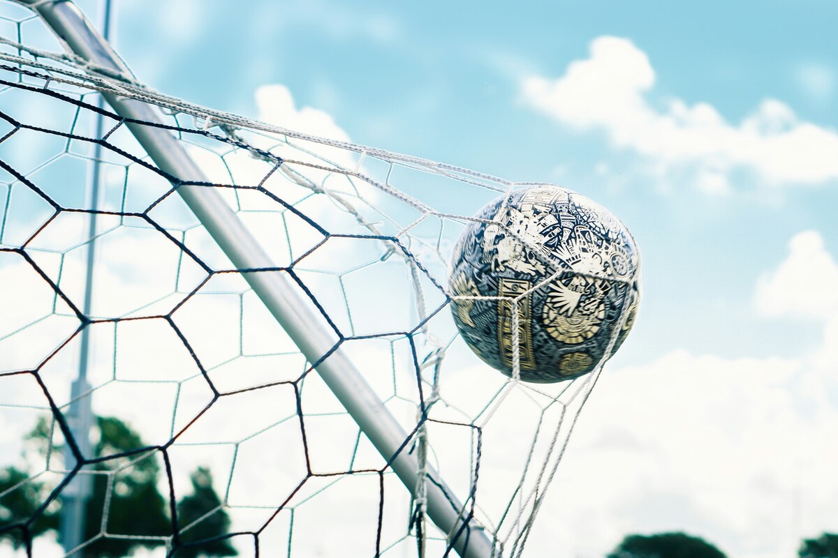 Frühe Führung, großer Jubel: Fußballschule Linz krönt sich mit 3:0 zum ...