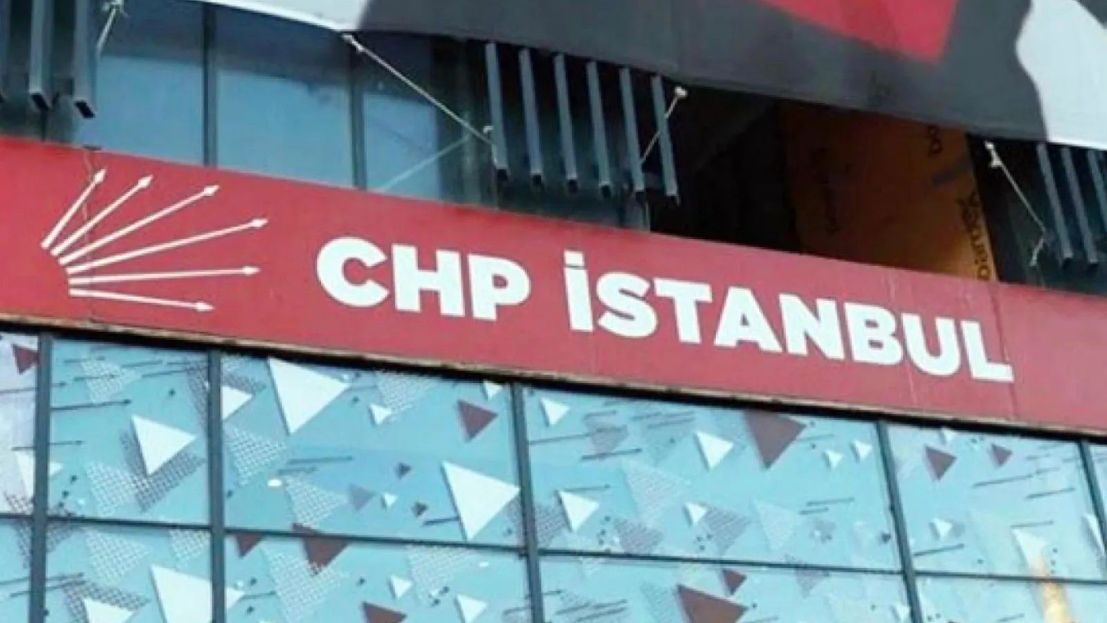 CHP İstanbul İl Başkanlığı'ndan mutlak butlan kararına karşı 39 ilçede ...