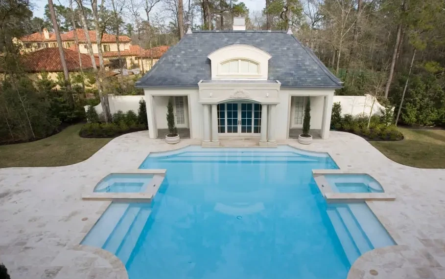 Spools gain traction as compact luxury pool alternative