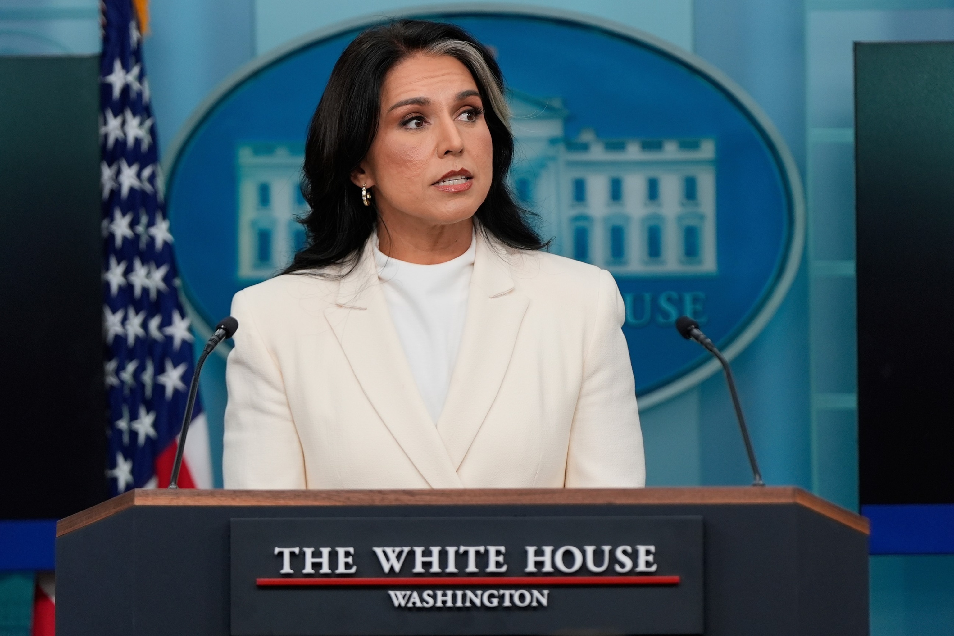 Tulsi Gabbard resigning as director of National Intelligence