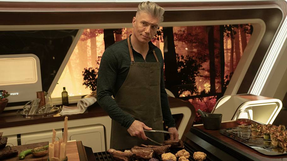 Star Trek fans can bid on SNW set pieces (even the captain's kitchen ...