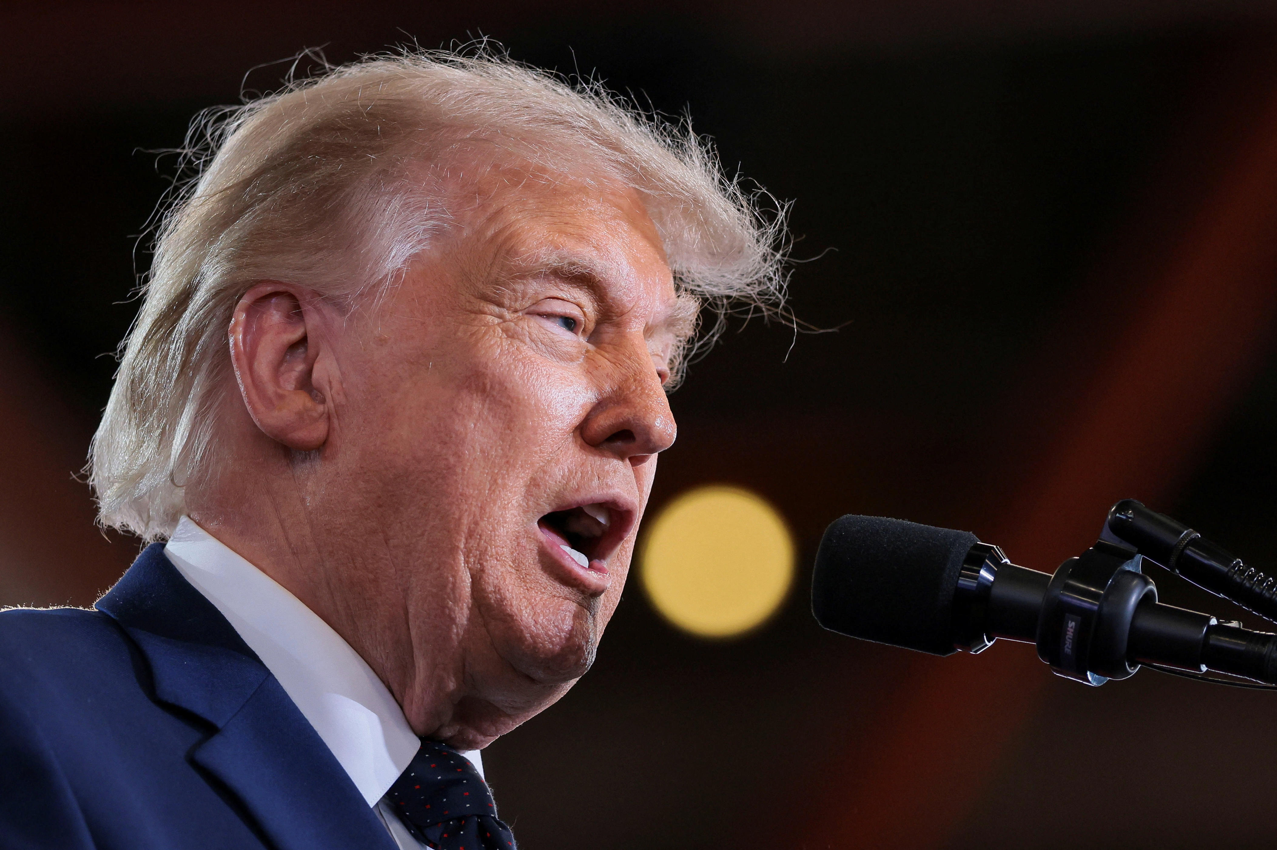Trump cancels trip to son's wedding, returns to Washington amid key ...