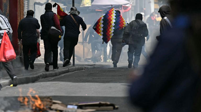 Contra las cuerdas y rodeado de piquetes, el Gobierno boliviano convoca ...