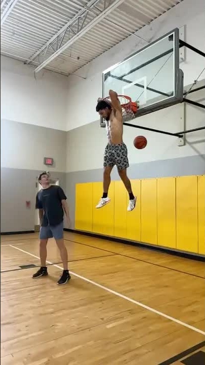 What elite dunking looks like