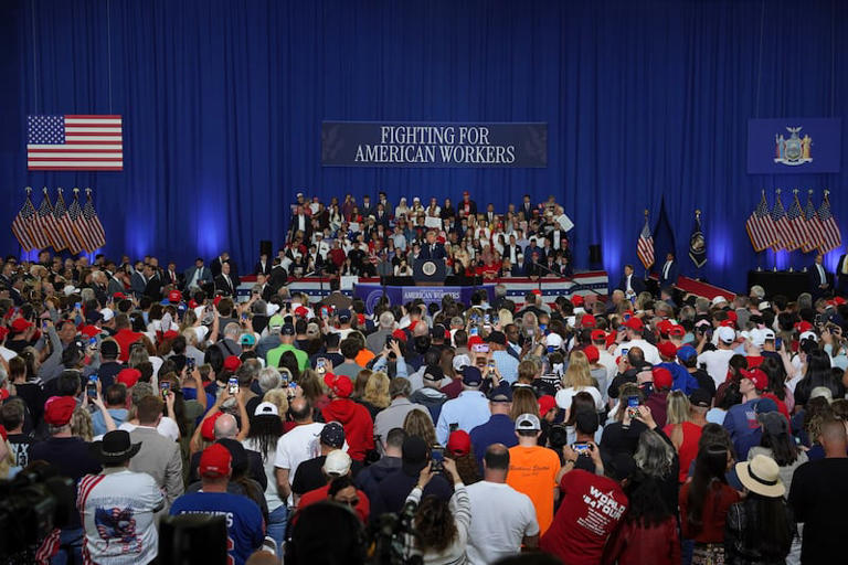 Jaxson Dart introduces Trump at New York rally