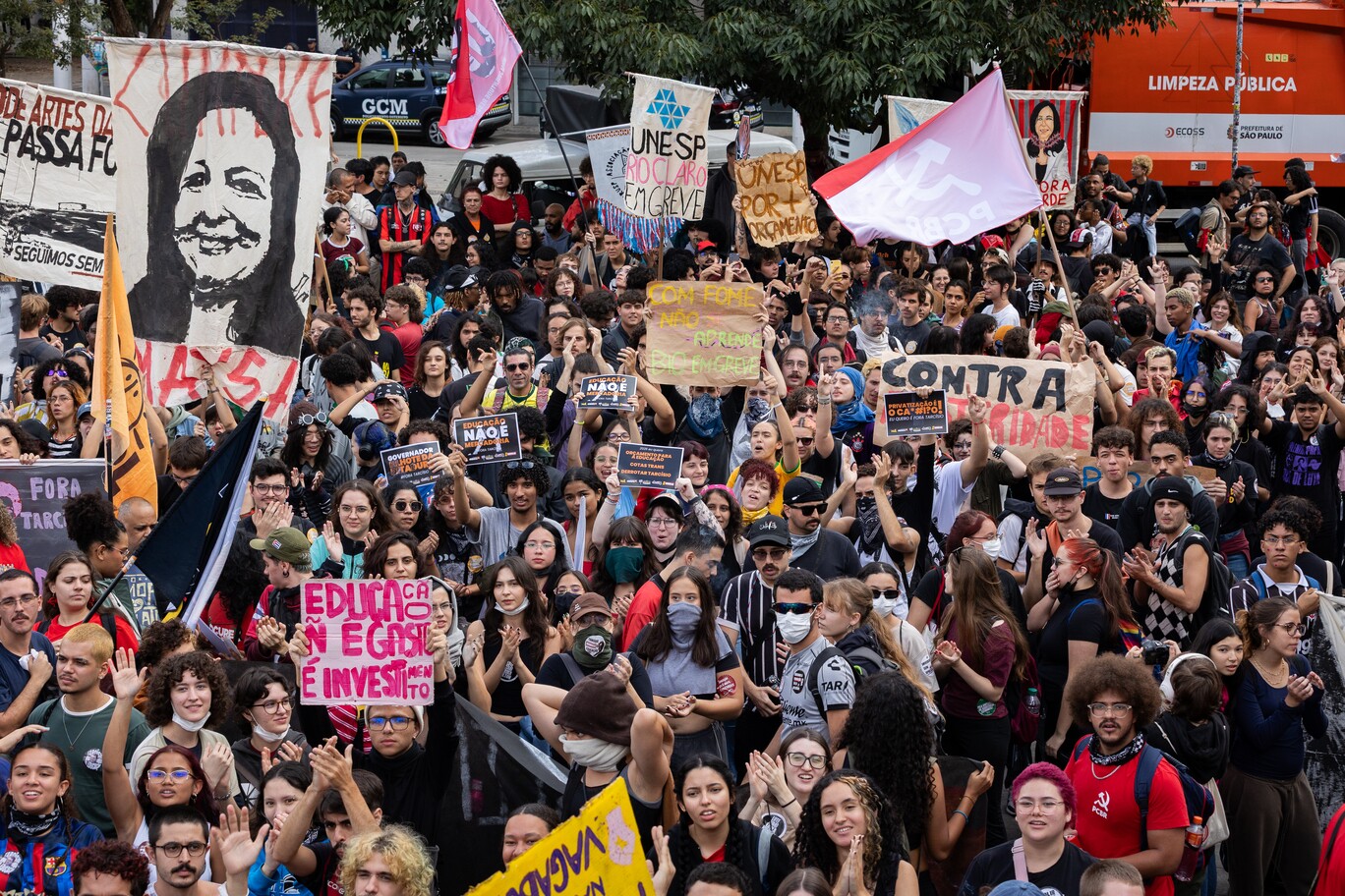 Greve de alunos cobra políticas de permanência e atinge 264 cursos da ...