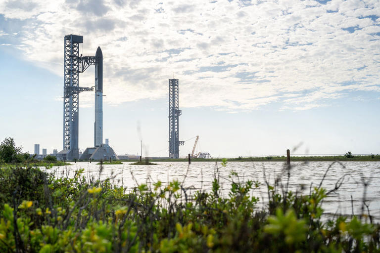 SpaceX Starship deploys mock satellites in successful test