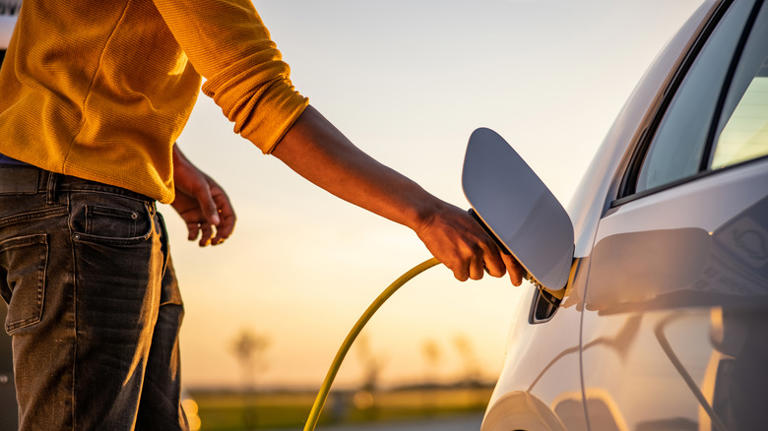 How to buy a used hybrid without getting burned: Battery health ...