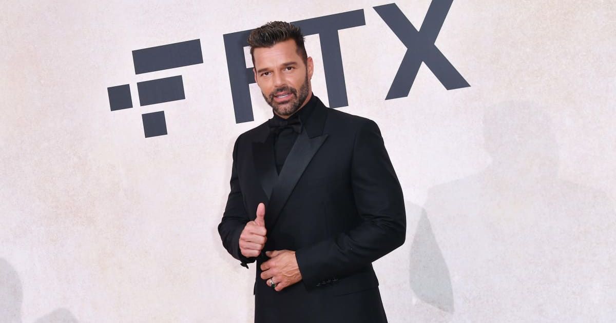 Ricky Martin halts Montenegro concert midway after 'tear gas ...