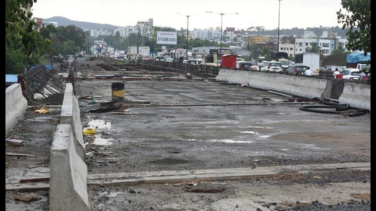 Mutha River bridge’s second side to open in June, traffic woes to ease