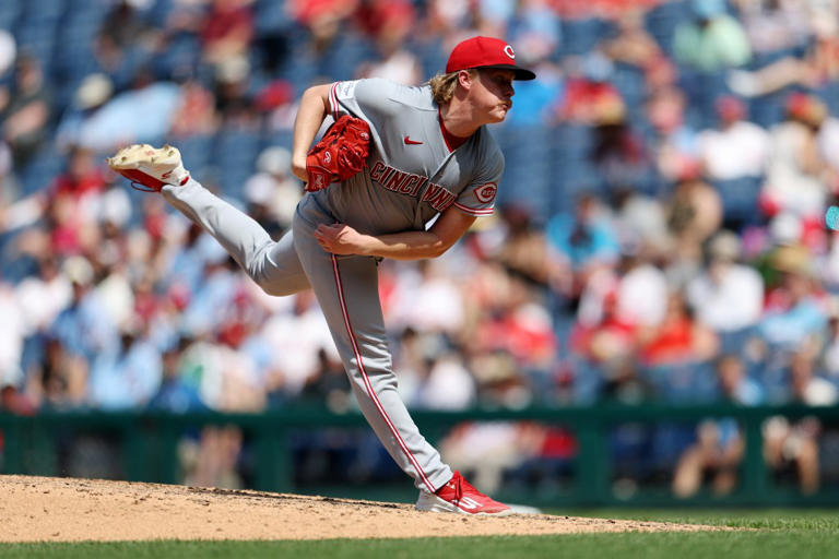 Reds All-Star Andrew Abbott gets engaged to Cincinnati TV anchor ...