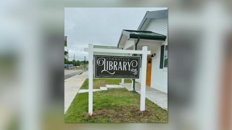 Lynnville library installs new sign two years after devastating fire