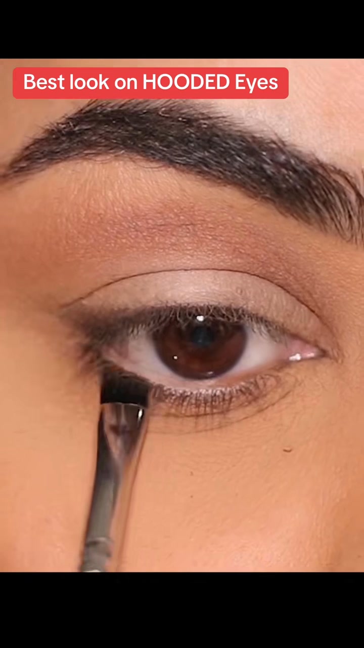 Bright eye glam for hooded eyes