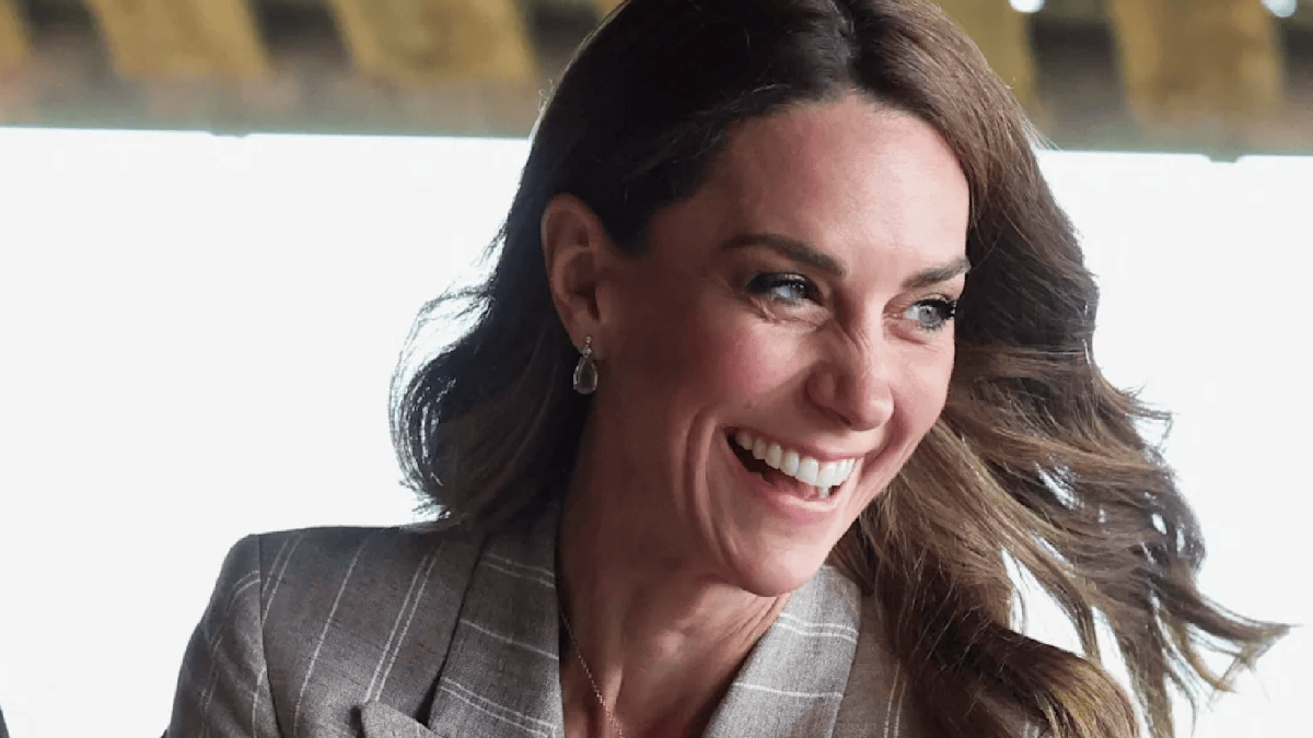 6 Heartfelt Reasons Prince William Is Celebrating Kates Dazzling Return ...