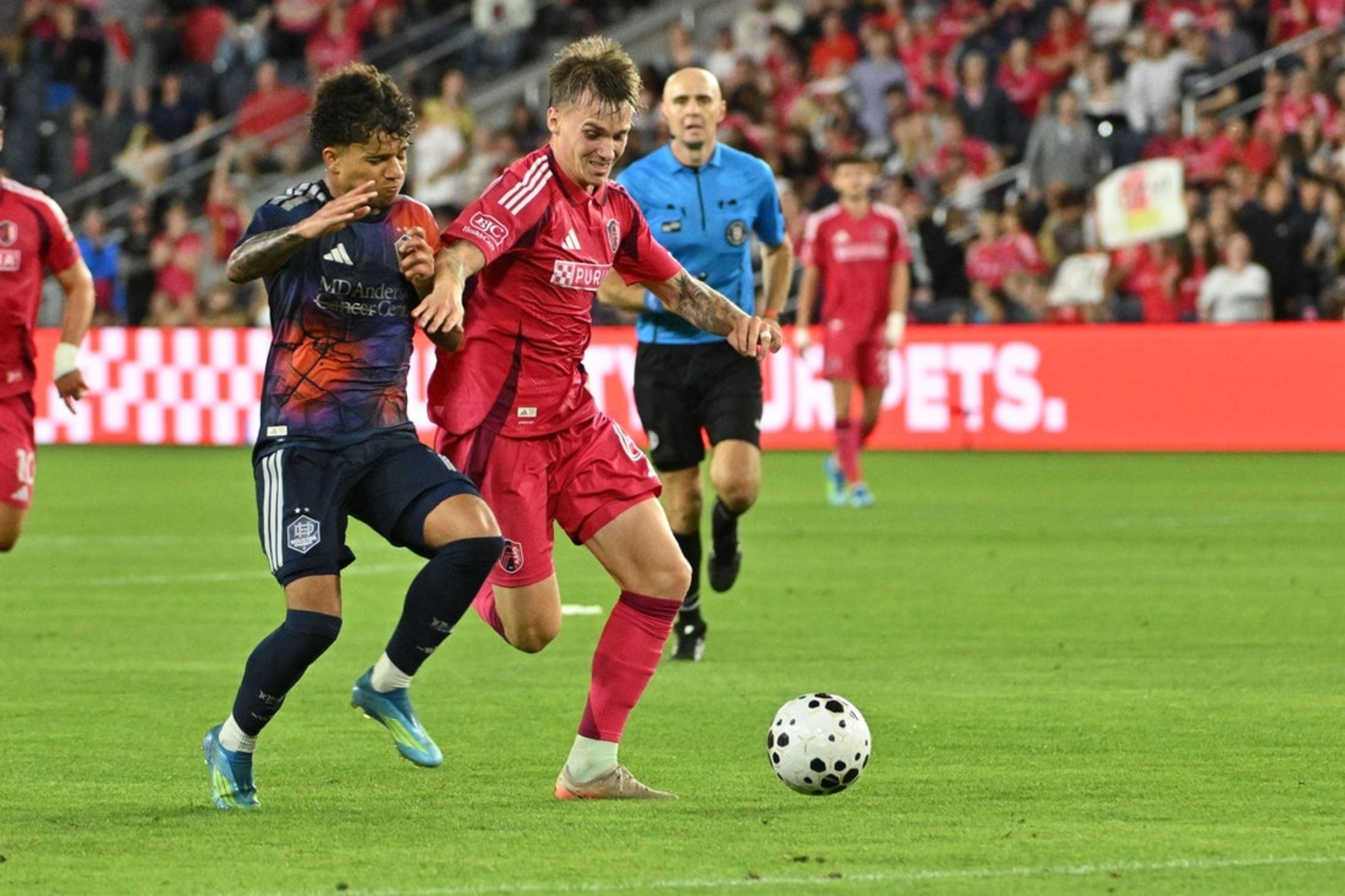 Dynamo, Galaxy on upswing, ready to face off before World Cup break