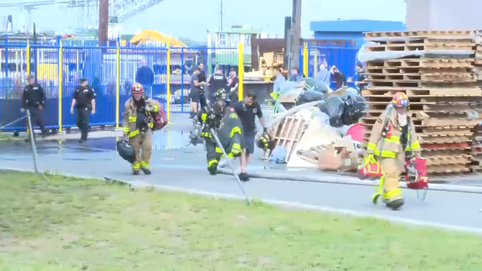 At least 16 hurt, including 13 firefighters, in Staten Island dry dock ...