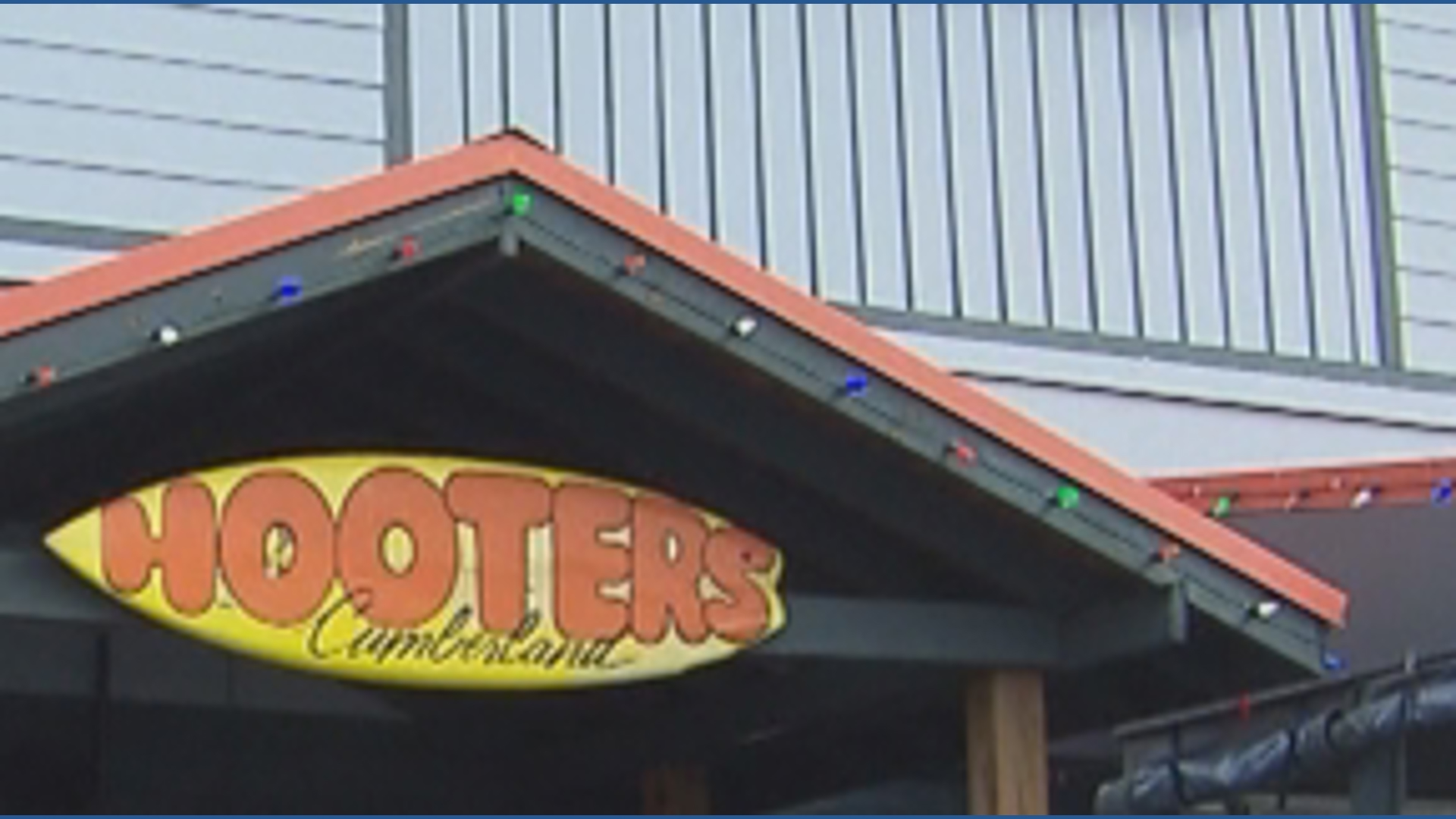 Hooters rebranding as family friendly