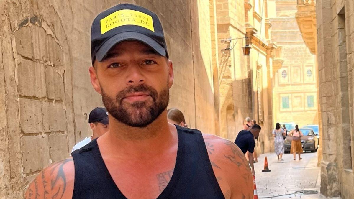 Chaos erupts at Ricky Martin concert as singer is rushed off stage mid ...