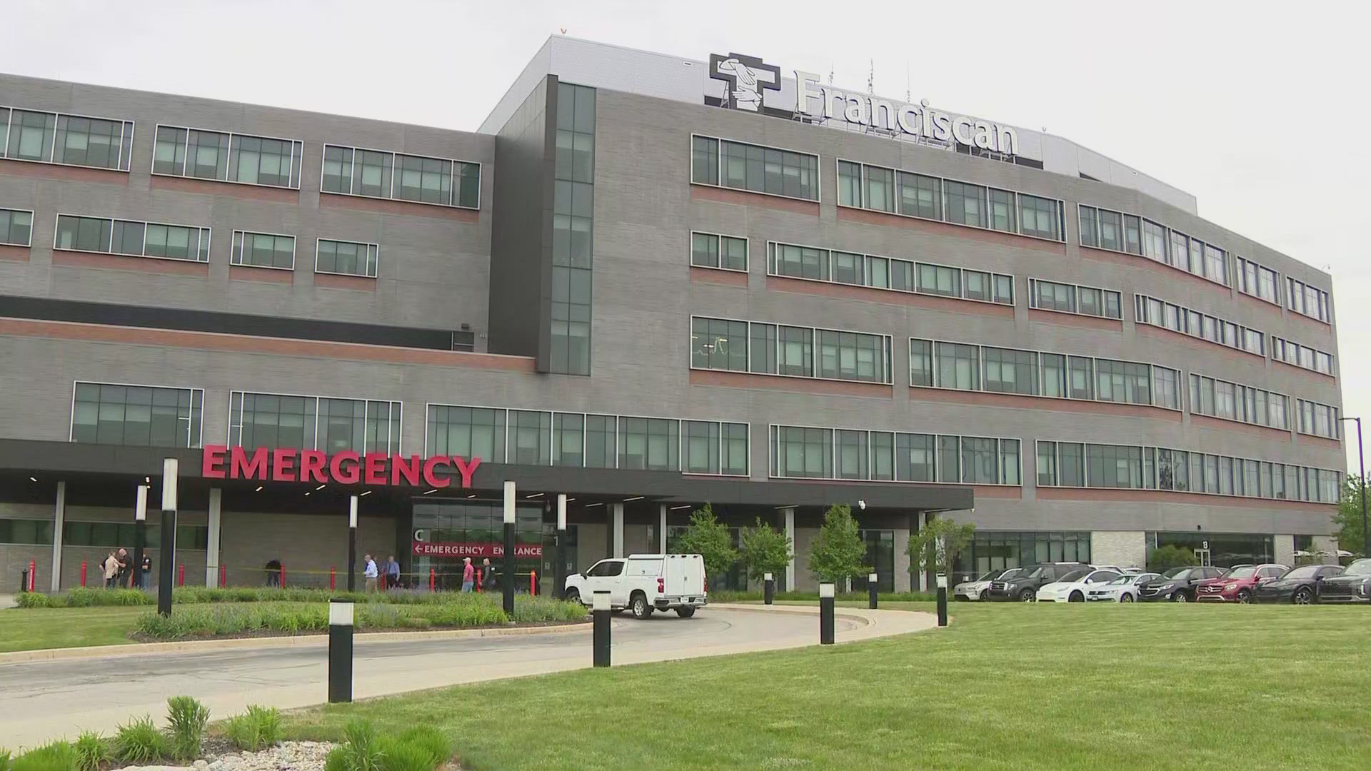 Officer shot in Michigan City emergency room