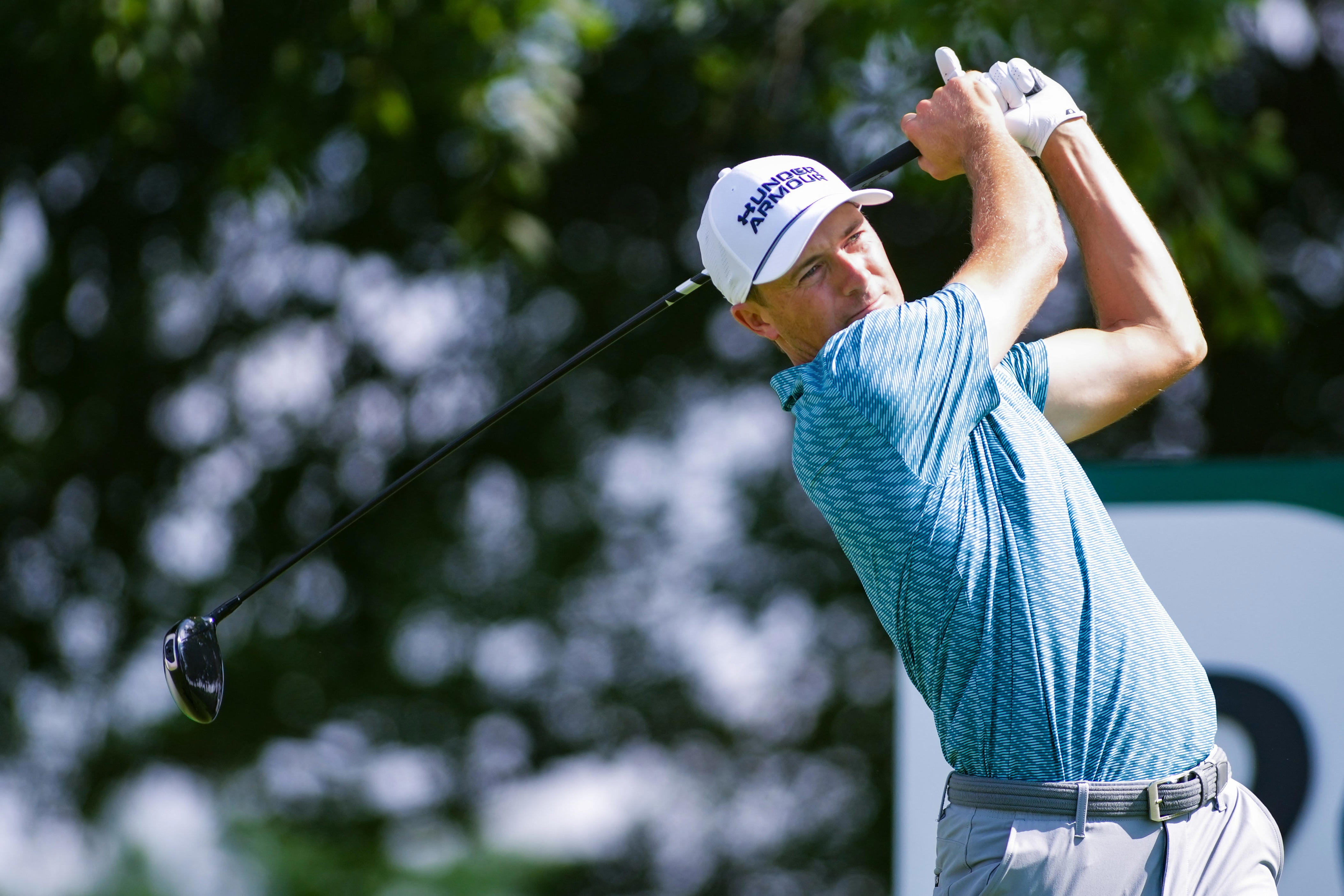 Jordan Spieth surges into CJ Cup Byron Nelson lead with 6 straight birdies