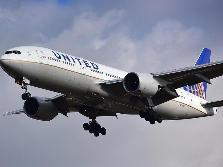 Unruly passenger on United flight prompts emergency landing at Dulles