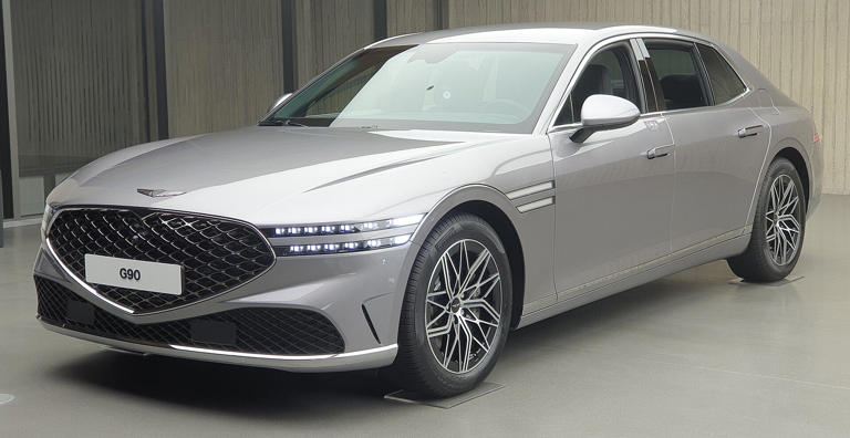 15 worthless luxury sedans you should absolutely avoid