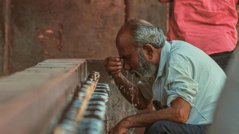 A killer heat wave has gripped India and Pakistan since early May ...