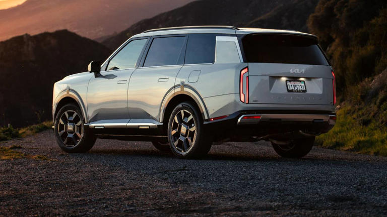 There's no shortage of Kia Telluride lease deals this May