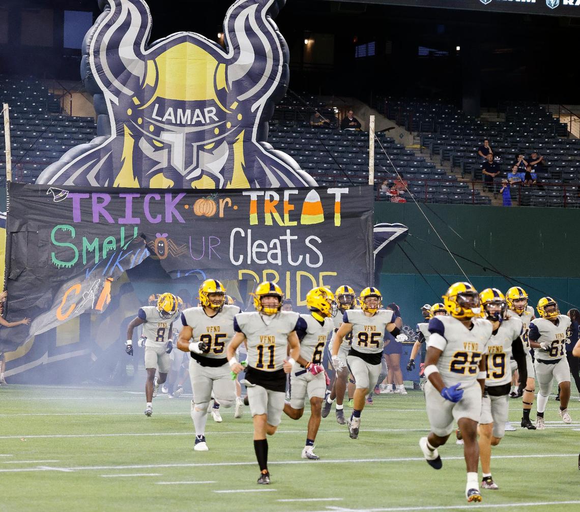 Arlington ISD promotes defensive coordinator to head football coach at ...