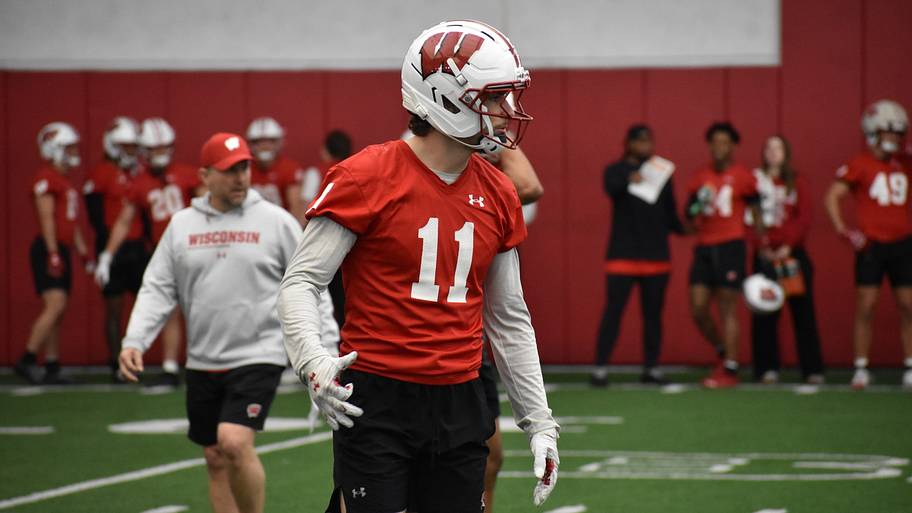 Projecting Wisconsin football's defensive two-deep ahead of summer workouts