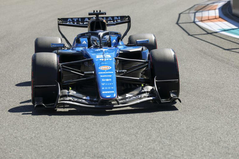 Motor racing - Albon out of Canada sprint qualifying after hitting ...