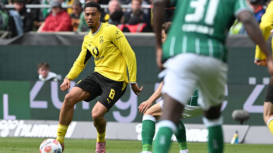 Dortmund star hailed as 'top player' by Germany coach